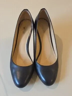 Michael Kors | Shoes | Michael Kors Black Leather Classic Heels | Poshmark
